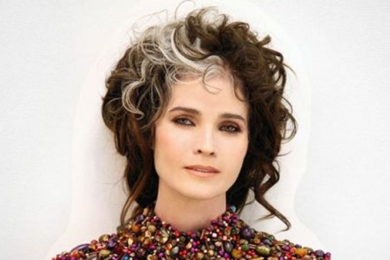 Alannah Myles - Black Velvet - Musicandtimes